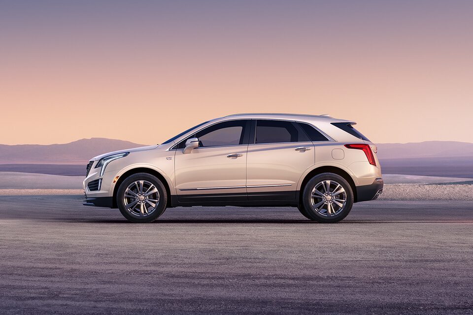 2025 XT5 | Luxury Mid-Size SUV | Cadillac